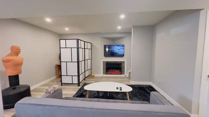 Calgary Airport Stay | Private Suite - Calgary