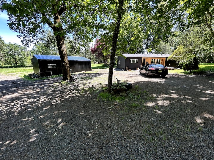 Modern House In Wine Country - Newberg, OR