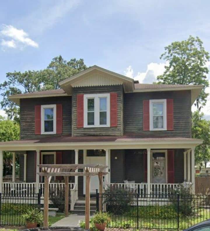 Beautiful Historic Home - Brunswick, GA