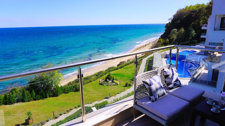 Byala Cliff 2-bedroom Beachfront Apartment - Obzor