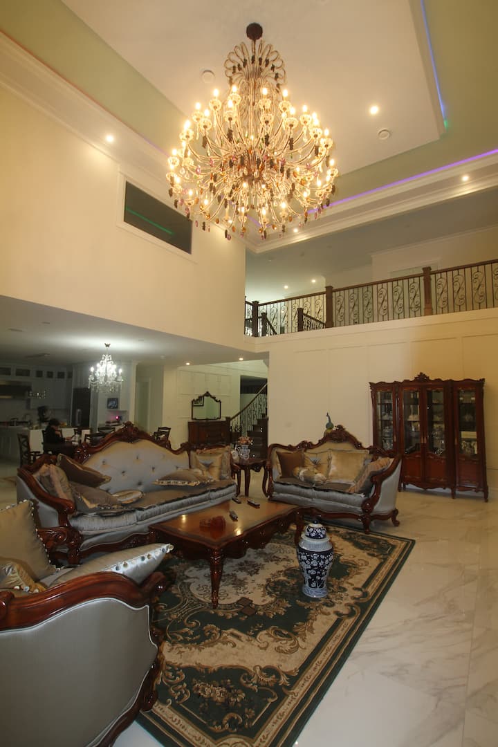 Beautiful Large Room - Langley