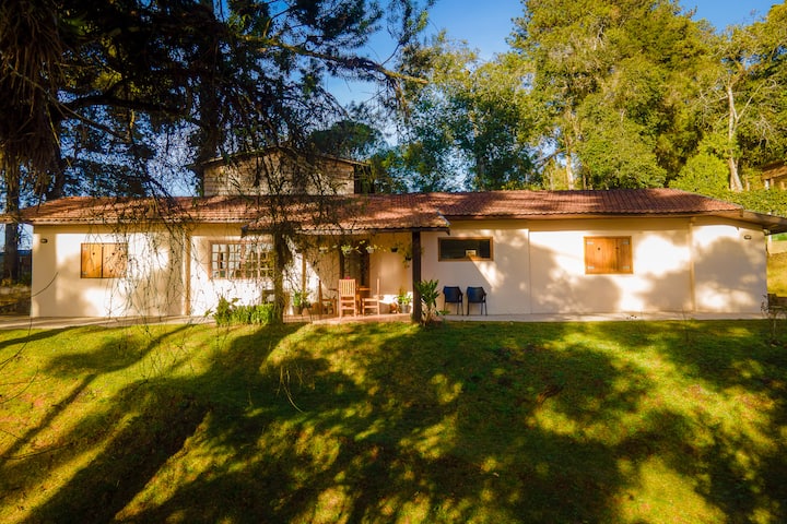 Home And Side House - Large Green Area - Campos do Jordão