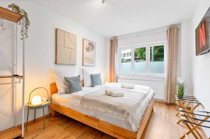 Zentrale Lage, Zwei Schlafzimmer, Waschmaschine - Pforzheim