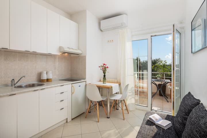 Apartman Tihi S Terasom I 1 Spavaćom Sobom Ii - Vodice