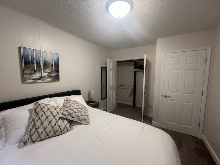 Unit 6 - Close To Msu Or Walk To Uofm Sparrow - East Lansing, MI