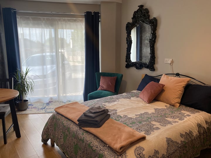 Studio Flat With En Suite - Taunton