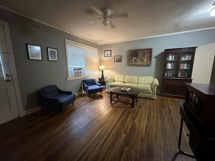 Stylish Vintage Apartment. - Oxford, MS