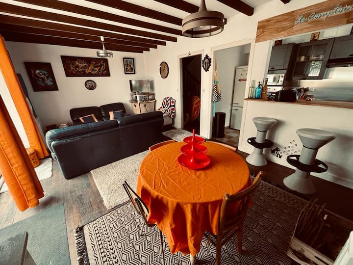 Maison Familiale Dans Le Bourg. - Bretagne
