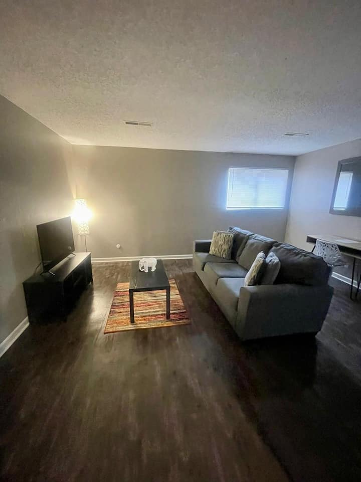 Decatur Close To Millikin Apt. 104 - Mount Zion, IL