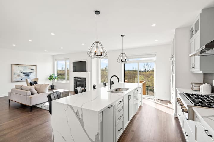 Stunning With No Back Neighbour - Ottawa