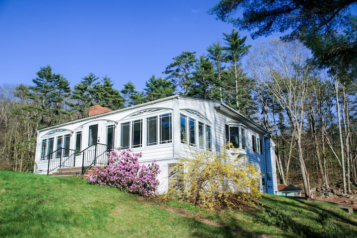 The Looney Lodge - Sanford, ME
