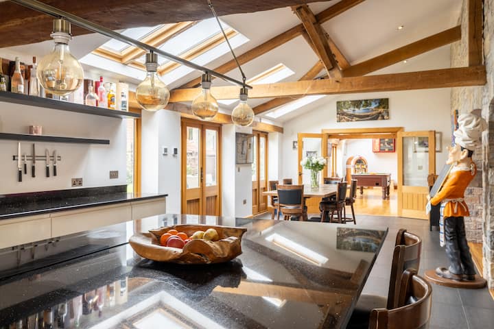 Luxury Spacious Barn Conversion - Glastonbury
