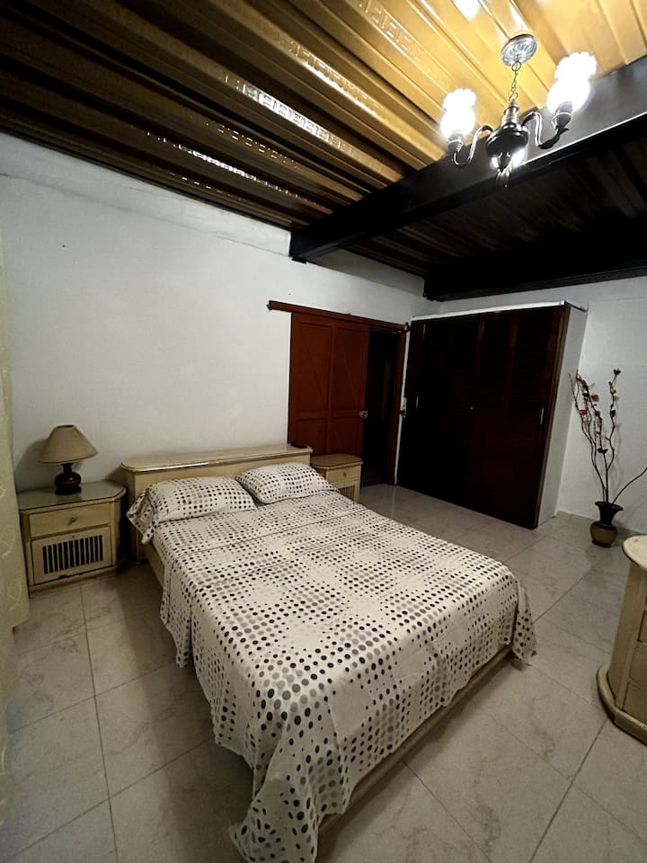 Suite Matrimonial: Vista A La Piscina - Altamira, Colombia