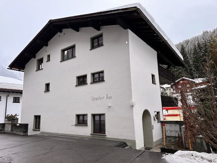 Gemütliche 1-1/2 Zimmer Wohnung - Klosters-Serneus