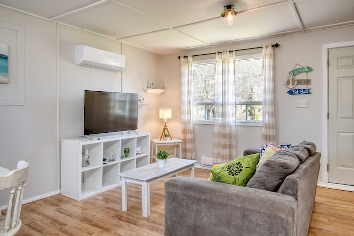 Parlee Beach Cottage/sleeps 6 - Shediac