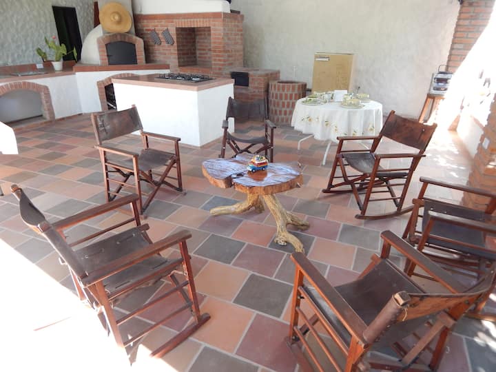 Habitación Matrimonial: Vista Balcón - Altamira, Colombia