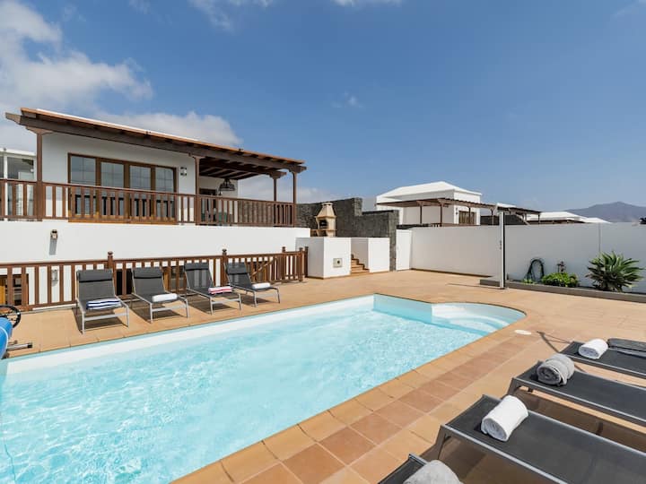 Villa Con Vistas Al Mar/ Piscina/ Bbq / Billar - Playa Blanca