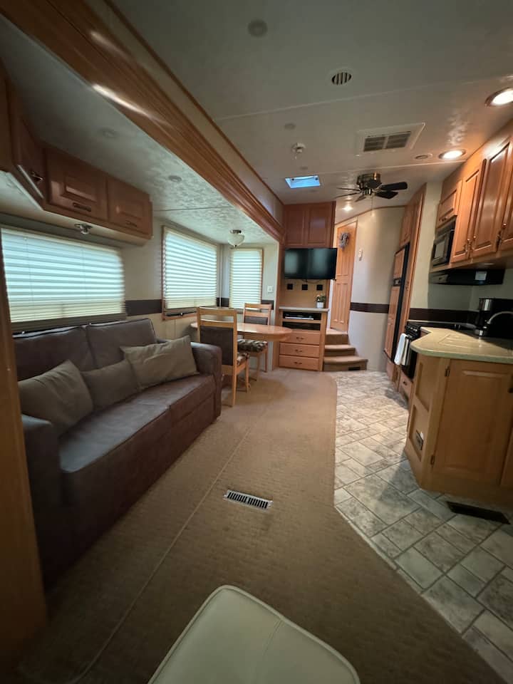 Warm And Cozy Camper In Bend, Or - Bend, OR