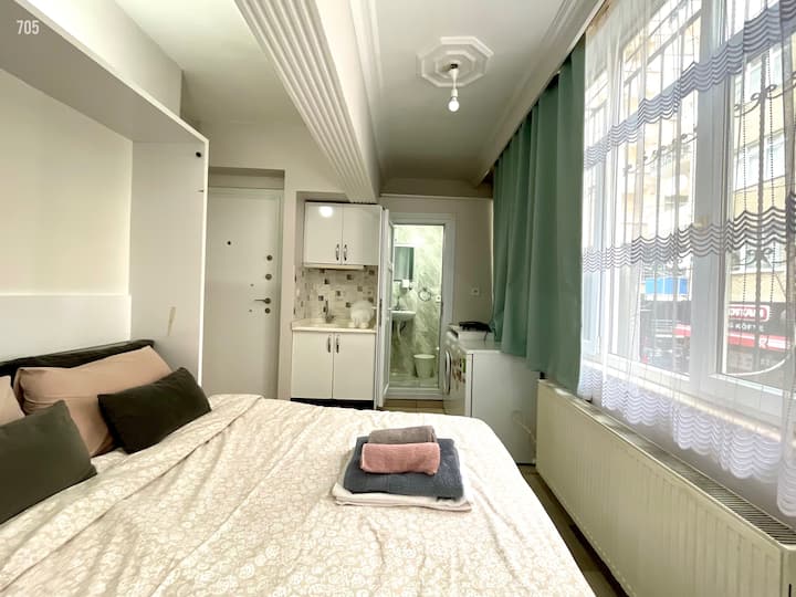 -705- Metrobüs Yakın Klima 1.kat,temiz,balkon - 伊斯坦堡