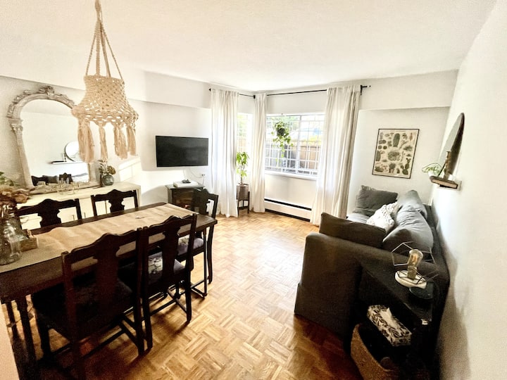 *Bright And Spacious Mount Pleasant Oasis - Playland Amusement Park