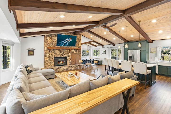 Fox Farm, Game Room, Sleeps 10, Forest Views - Big Bear Lake, CA