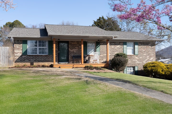 Playhouse-game Room, Pets Too! - Cleveland, TN