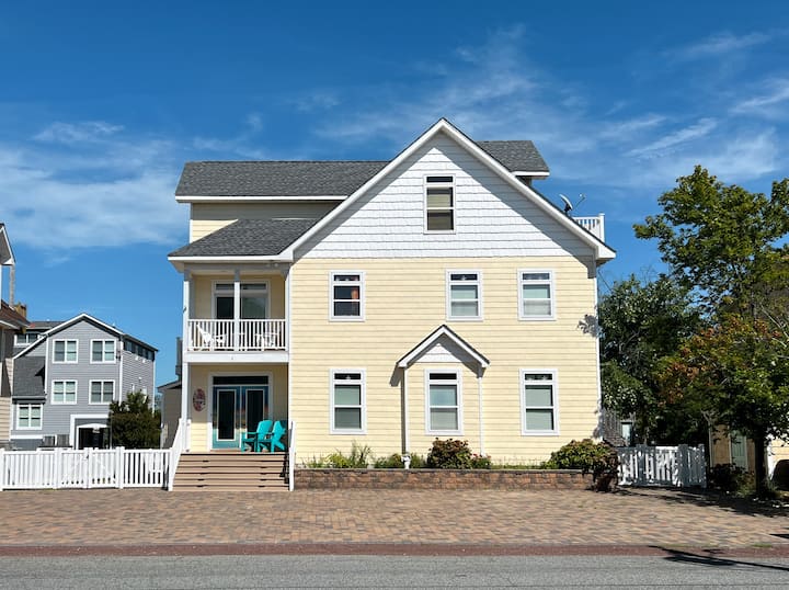 Colorful Bethany Beach House - Bethany Beach, DE
