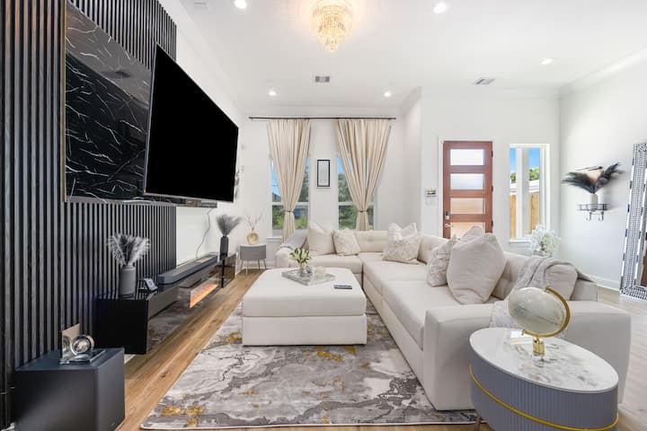 Luxury Living. - Houston, TX