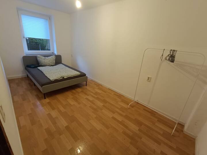 Spacious Central 3bedroom Apartment For 5-8 Guests - Zeitz