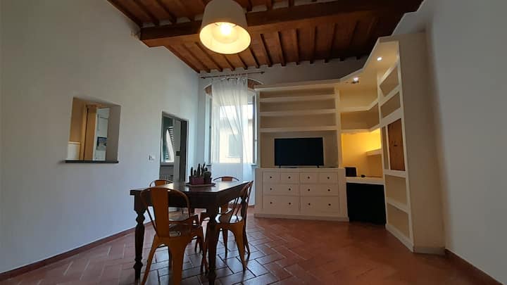 Appartamento Rustico Con Posto Auto - Livorno