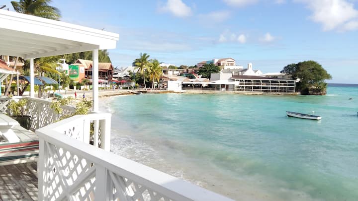 Villa Jarrow Beach Front! - Bridgetown