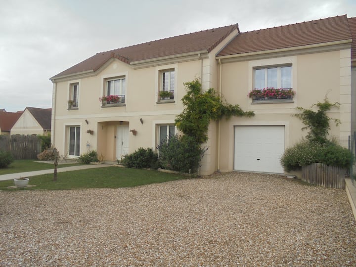 Gîte Les Hérissons, 10 Personnes - 5 Chambres - Montfort-l'Amaury