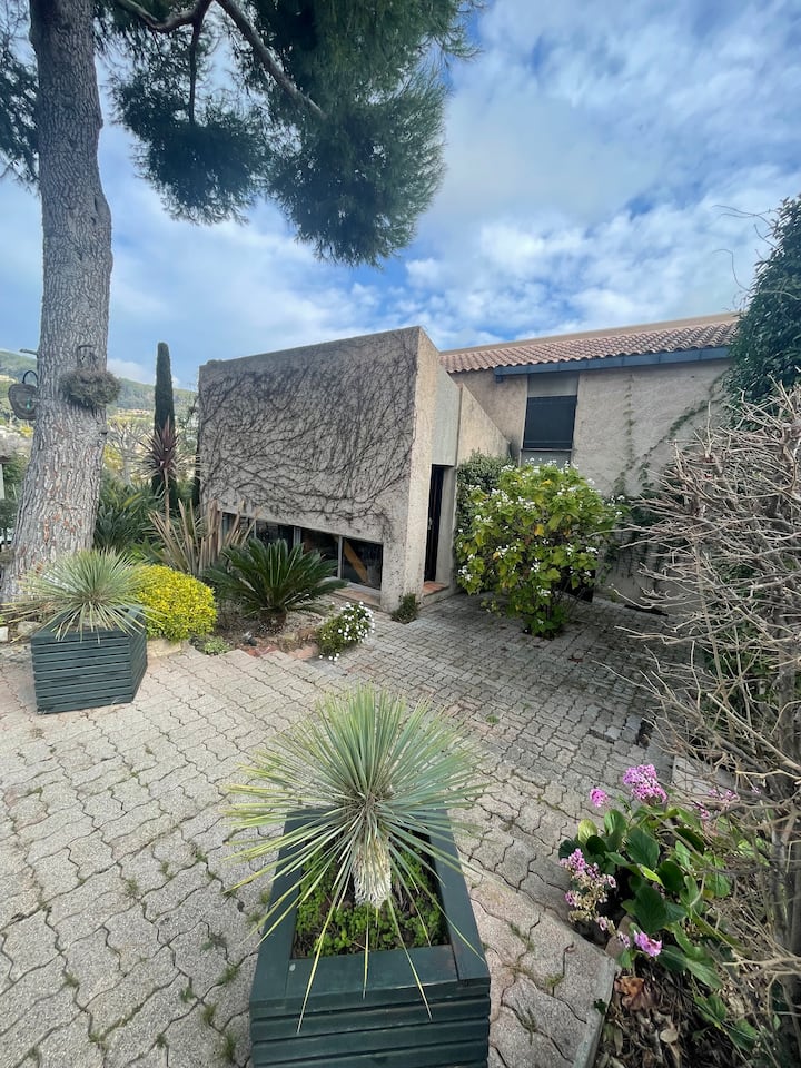 Appartement 2 Pièces Dans Villa - Vallauris