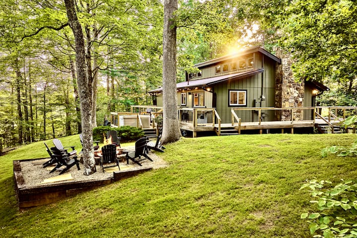 Peaceful 7-acre Escape: Hot Tub & Scenic Views - Tennessee
