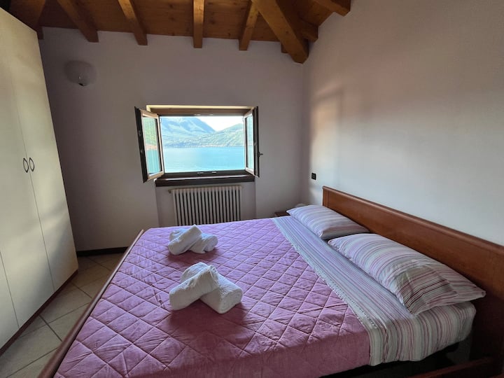 The Attic: Sleep With A View - Varenna