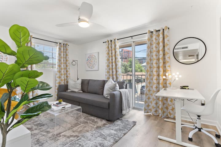 Downtown Apt W/ King Bed-1 Block To Mill Ave/asu - Tempe, AZ