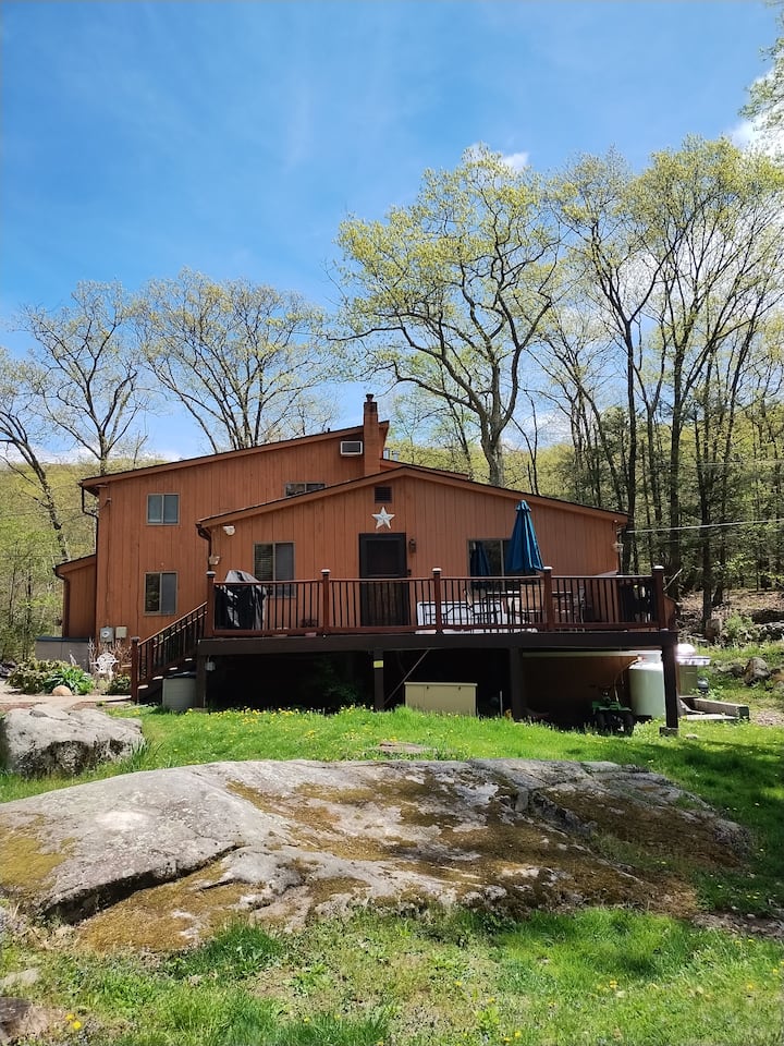 The Contemporary Cabin - Carmel Hamlet