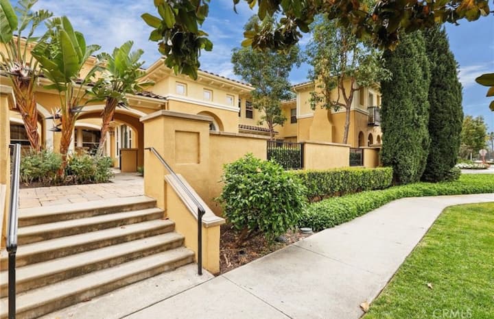 Guest Room - Lake Forest, CA