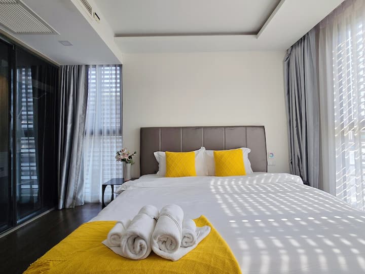 Luxury/asok/sukhumvitbts! Free Pool&gym/wifi/2br - Bangkok