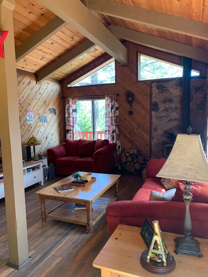 Mountaintop Vista Chalet Short-term Rental - Arnold, CA