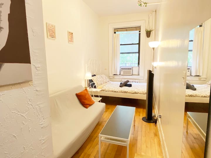 Cozy Studio With Shared Bath - New York
