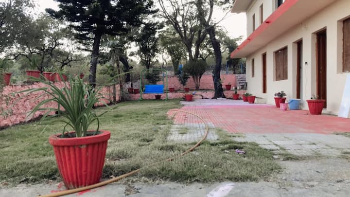 4 Bhk Spacious Private Villa With Mountain View - Mount Abu