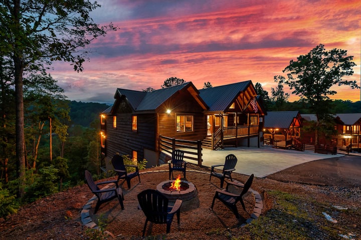 Laughing Fox Lodge | Private Heated Pool - Tennessee