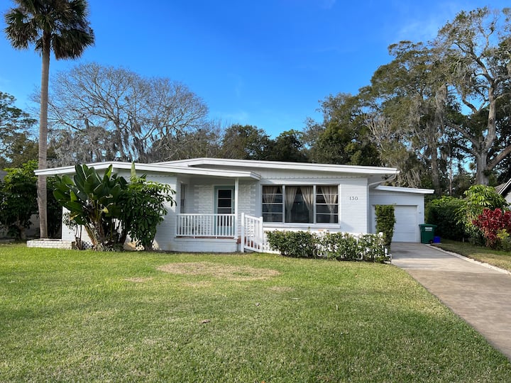 River Breeze, Spacious 2/2 House Near Intracoastal - Ormond Beach, FL