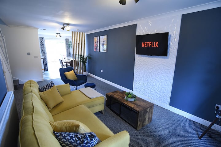 Luxury 3 Bed-lincoln-parking-long Stay Discounts - Lincoln