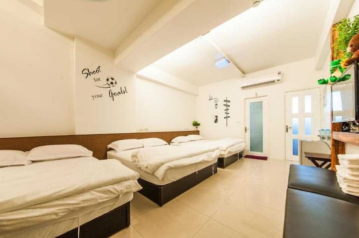 羅東夜市-沐石06(4f-2 閣樓六人房)可加床八人住※步行至羅東夜市三分鐘~歡迎包棟諮詢 - Yilan County