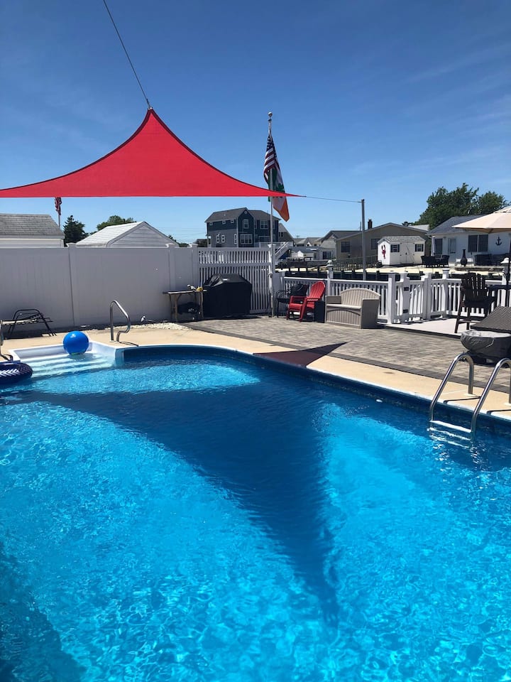 Pampered Pool Side. - Long Beach Island, NJ