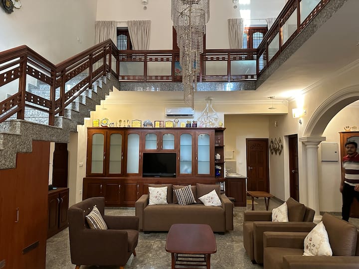 Vasathi Room 3 With Attached Balcony - Chengannur