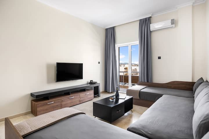 Uplevel Apartment, City & Sea View Next To Oldport - Chania