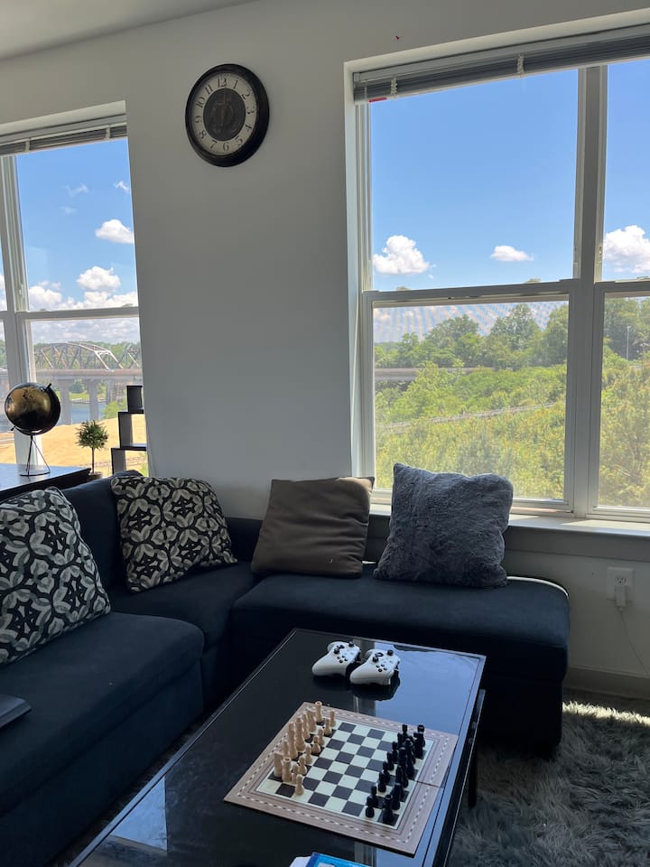 Top Floor Apartment, River View - Woodbridge, VA